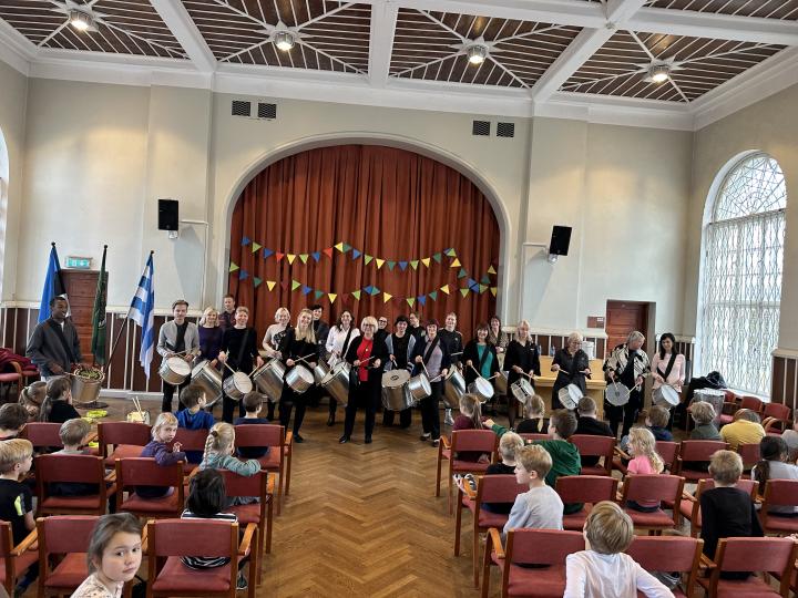 UNESCO muusikalinn Tallinn + Reigo Ahven + Ristiku Põhikooli õpilased ja õpetajad = palju ...